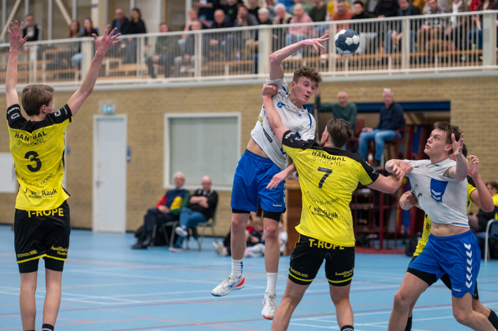 WHC/HERCULES BOUWT DOOR OP HUIDIGE AANPAK; COACHES VERLENGEN - Hercules ...